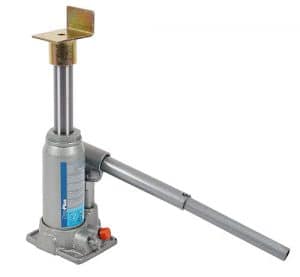 Best Caravan Jacks To Change Your Caravan Tyres | CaravanHelper.co.uk