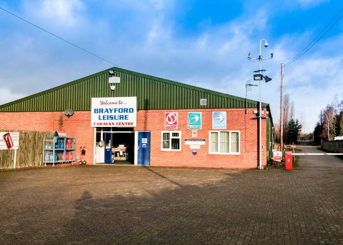 Caravan Servicing and Repair Workshops In the UK | CaravanHelper.co.uk